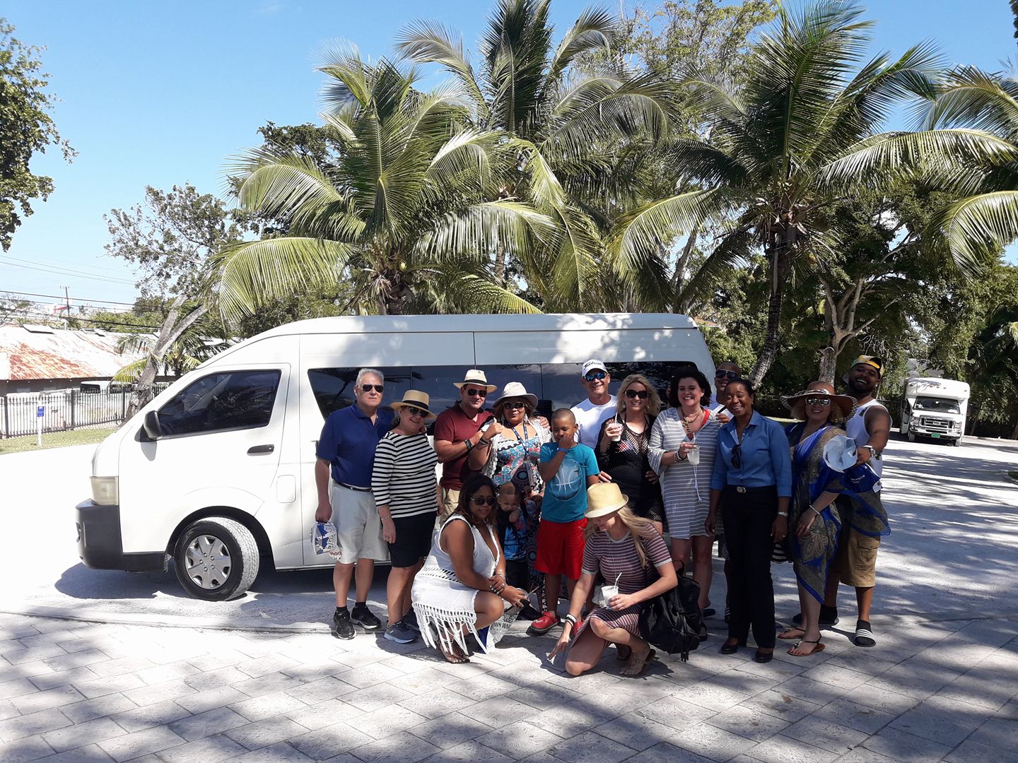 Airport pickup & dropoff - Ven Conmigo Tours